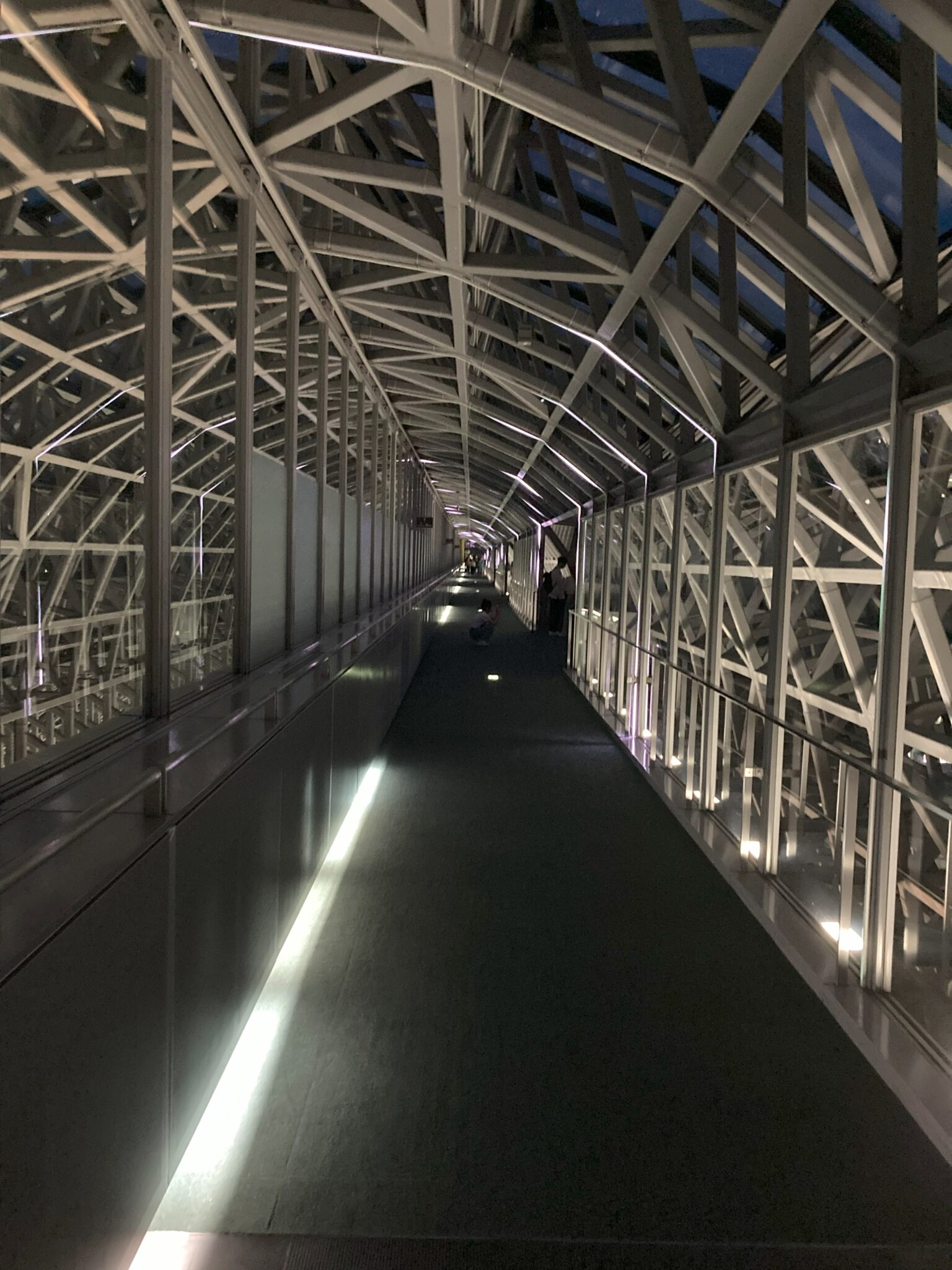 句動詞📍”Run Out”最頻出5用法 消費 枯渇 失効 退去する& 締切る！違い解説&反復用英語音声付き - インバウンドビジネス最前線の ...